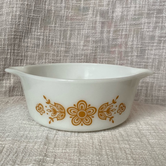 Pyrex | Kitchen | Copy Vintage Pyrex Butterfly Gold Casserole Dish ...